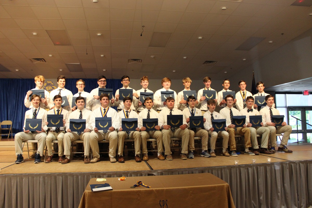 Students and Teachers Honored at Academic Awards Ceremony – The Paper Wolf